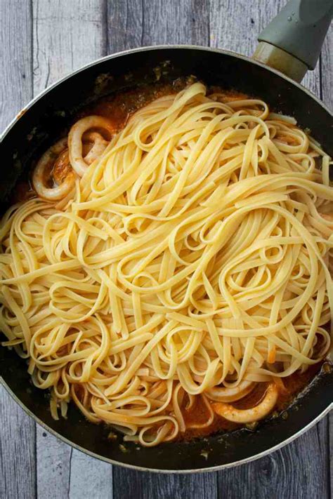 Quick Seafood And Garlic Linguine Scruff And Steph