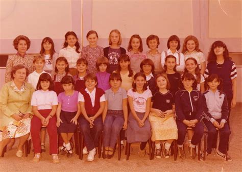 Photo De Classe Cm2 De 1980 Rue Delorme Copains Davant
