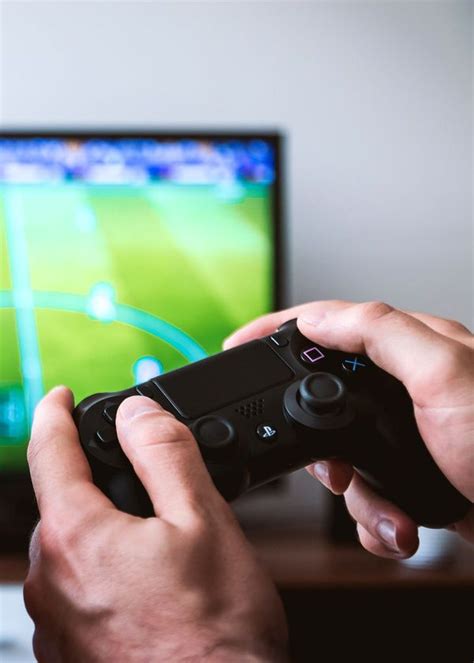 13 Best Gaming Snacks To Level Up Your Game Night