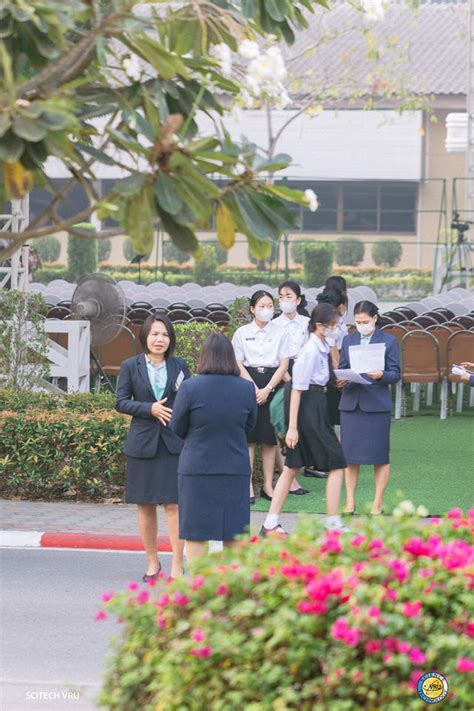 พิธีวางพวงมาลาพระอนุสาวรีย์สมเด็จพระราชปิตุจฉา เจ้าฟ้าวไลยอลงกรณ์ กรมหลวงเพชรบุรีราชสิรินธร