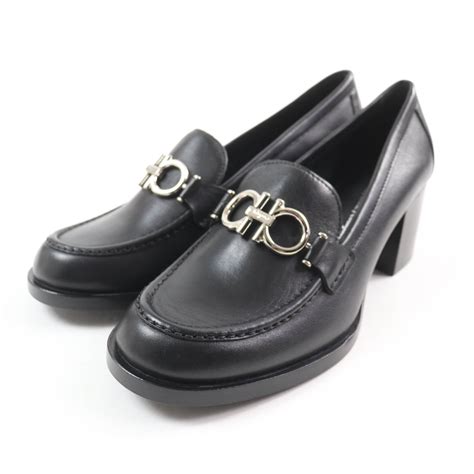 【楽天市場】未使用品★salvatore Ferragamo サルヴァトーレフェラガモ ダブルガンチーニ金具付 チャンキーヒール レザー