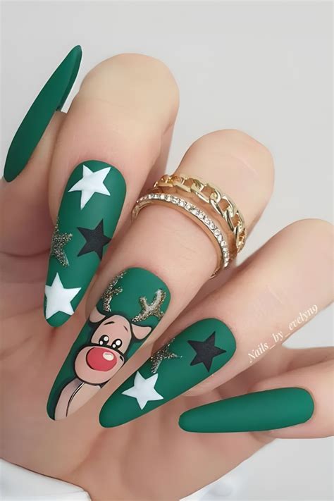 25 Inspirações de unhas decoradas para o Natal