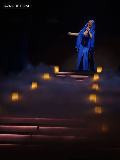 Christina Aguilera Suffers A Wardrobe Malfunction During Her Show At