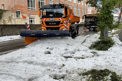 Hagel Horror In Reutlingen Bilder Wie Im Tiefsten Winter Schneepflug