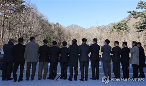 설악산 오색 케이블카 사업 부지 둘러보는 한덕수 총리 연합뉴스