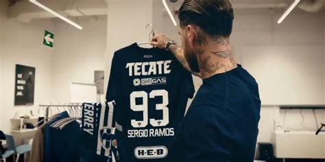 Video Sergio Ramos Recibe Su Jersey Con El 93 De Rayados Y Está Es Su