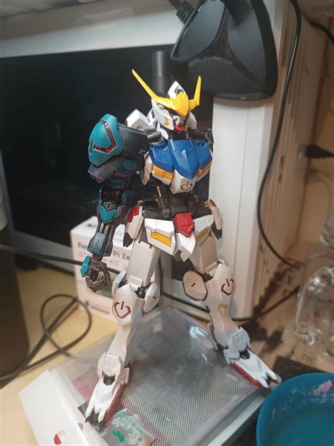 working on my first custom color scheme r gunpla