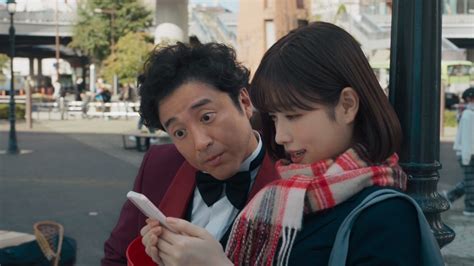 ムロツヨシと女子高生役の髙橋ひかるがcm初共演！ モーニング娘。の「ハッピーサマーウエディング」の替え歌で“青春”を歌う！ 日刊エンタメクリップ