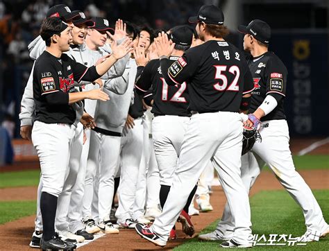 승장 이강철 감독 모처럼 Kt다운 야구했다4차전 선발 쿠에바스 Po3 나무뉴스