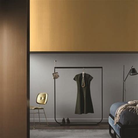 Craig And Rose Artisan Antique Gold Effect Paint