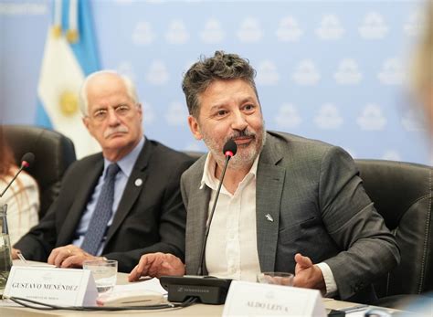 Merlo Gustavo Menéndez encabezó una mesa de diálogo plural y