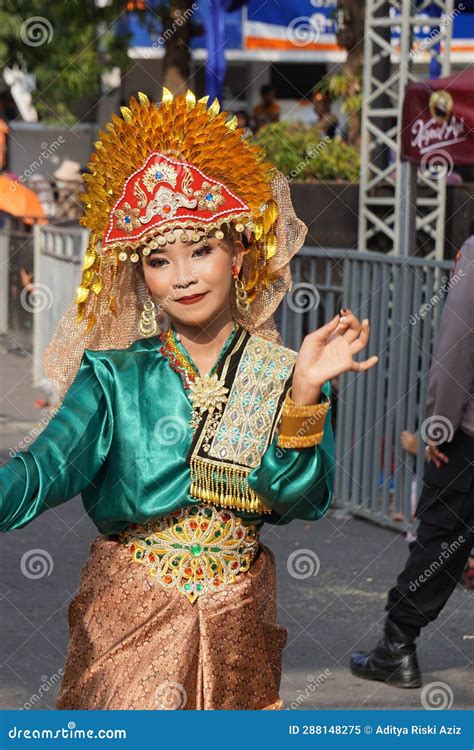 Zapin Melayu Dance From Riau At Ben Carnival Editorial Image Image
