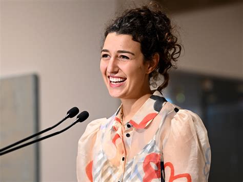 How Archibald Winner Makes Her Portraits