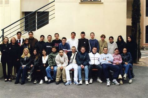 Photo de classe 2nd BEP Comptabilité de 2001 Lycée Marie France