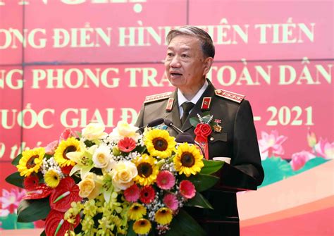 Biểu dương 130 người cao tuổi tiêu biểu trong bảo vệ an ninh Tổ quốc
