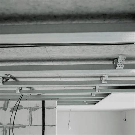 Instalação de parede de drywall EJC