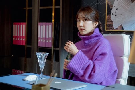 더 패뷸러스 신동미 카리스마 장착한 다채로운 룩 완벽 소화