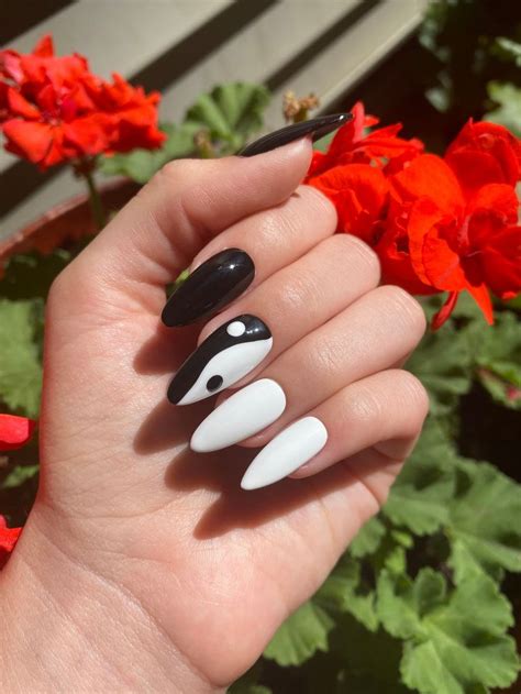 Yin Yang Press On Nails Black And White Yin Yang Nails Etsy Black