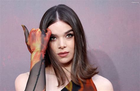 Hailee Steinfeld Haileesteinfeld Nude Leaks Onlyfans Photo