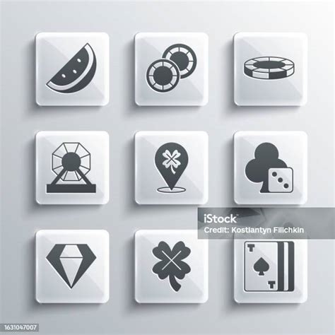 클로버 카드 놀이 덱 게임 주사위 다이아몬드 복권 수박 및 칩 아이콘으로 카지노 슬롯 머신을 설정하십시오 벡터 0명에 대한 스톡 벡터 아트 및 기타 이미지 Istock