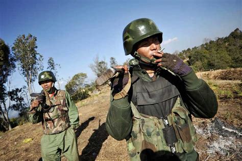 ဗန်းမော်ထိုးစစ် မရပ်လျှင် မြေရှားသတ္တု မဝယ်ဘဲထားမည်ဟု Kia ကို တရုတ်ခြိမ်းခြောက် Development