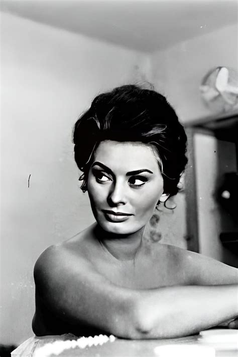 Sophia Loren 🎬🎥⭐🌟🌠 Imagen 📷💢 Mejorada De Una Resolución De 4556 Kb Paso A Otra Mayor De 75