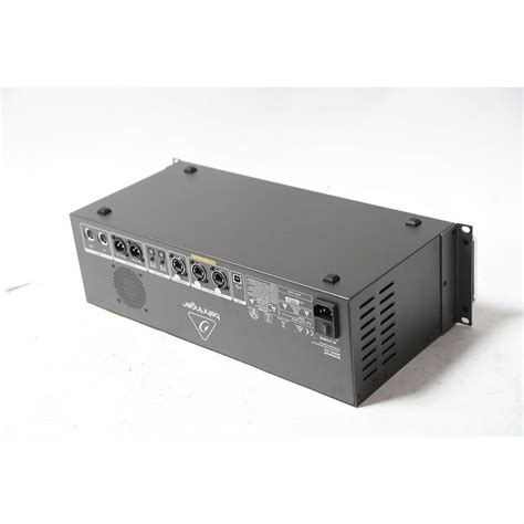 Стейджбокс Behringer S32