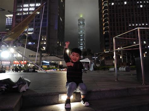 我不是黃臉婆，我是韓國黃太太。 後天韓國朋友夫妻倆 就要帶芒果的親辜來玩了 可是連假哪裡都塞車