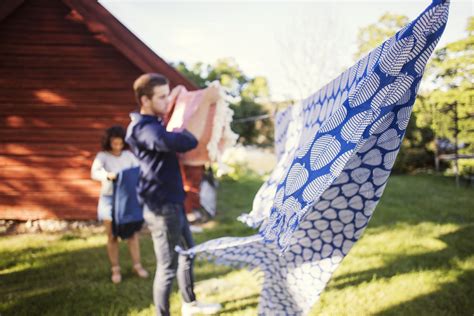 6 Reasons To Not Line Dry Your Clothes Outside