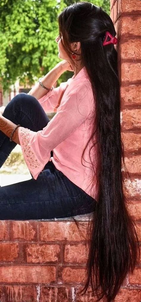 Pin On I Love Long Hair Women Long Hair Styles Long Hair Models