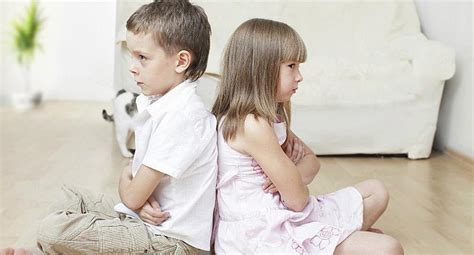 Pelea Entre Hermanos Tips Para Darle Soluci N Mujer Ojo