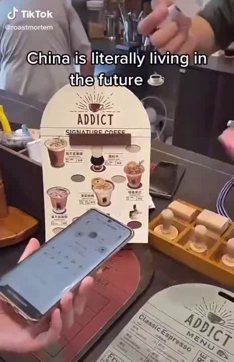 Linkedin Youngshin Yoon 페이지 사실 이런것이 별거 아니지만 과거의 직관적인 Uiux를 그래도 유지하면서