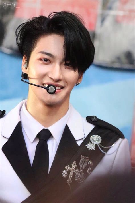 Pin By Isa On Ateez Pretty Men Dream Team Park Seong Hwa