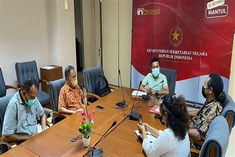 Stafsus Presiden Billy Mambrasar Istana Dukung Dewan Adat Papua Buat
