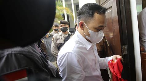Sidang Lanjutan Ricky Rizal Di Kasus Pembunuhan Brigadir J Vlixid