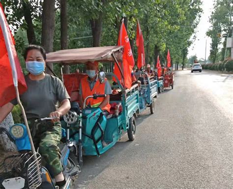 汝南县常兴镇：三夏防火新方式 人大代表在路上宣传工作秸秆