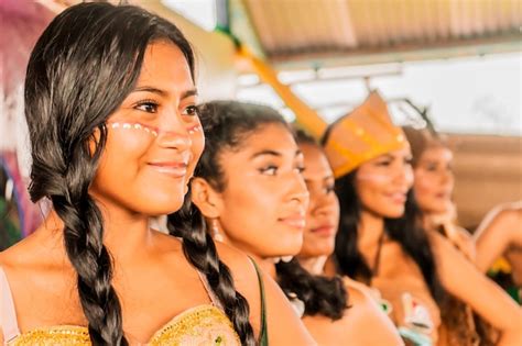 Premium Photo Group Of Beautiful Indigenous Women From Nicaragua