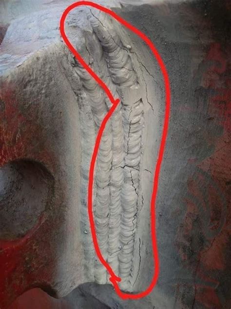 Surface Crack Detected By Mpi 🖒 Piping Ndt Ph