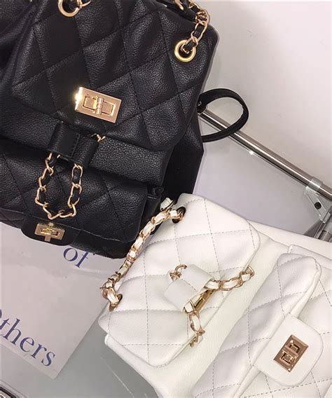 고퀄리티체인백 샤샤 체인 퀄팅 가죽 금장 복조리 백팩 가방 2color 에이블리