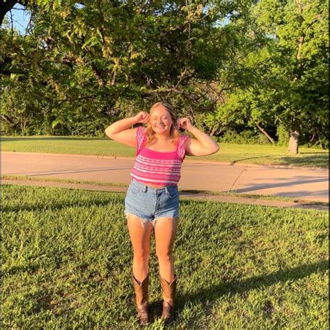 Maddie Mcmurphy Maddie Mcmurphy Snapchat Stories Spotlight And Lenses