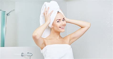 Wife Answers Door In Towel Tech4law