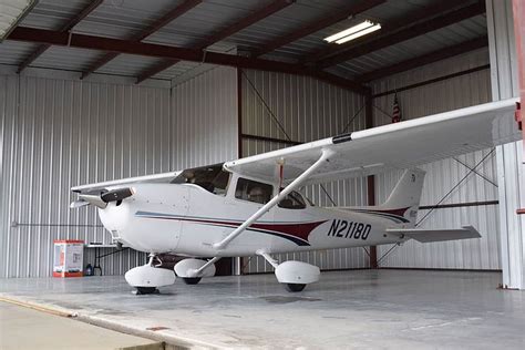 2004 Cessna 172sp N21180 Coastal Skies Aero Club