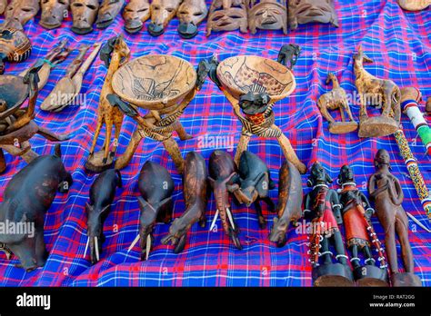 Massai souvenirs Fotos und Bildmaterial in hoher Auflösung Alamy