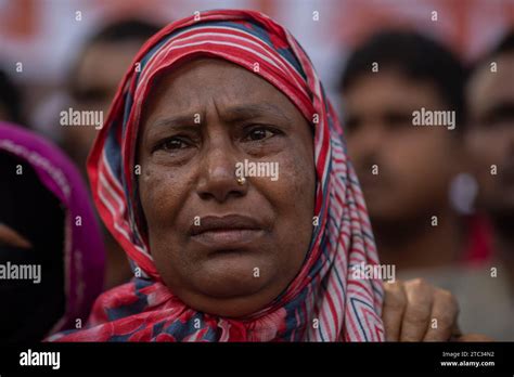Dhaka Bangladesh 10 décembre 2023 Une femme vue en train de pleurer