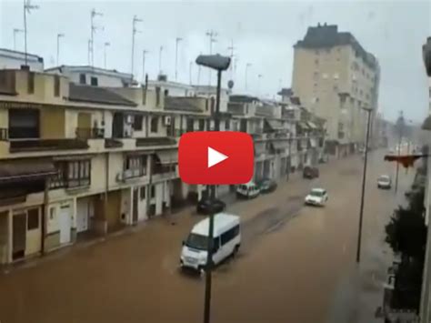 Meteo Cronaca Diretta Video Valencia Alluvione Lampo Scarica 100 Mm