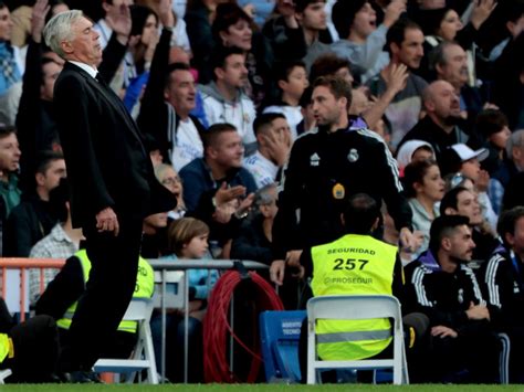 Carlo Ancelotti ar putea fi suspendat patru etape după ieșirea în