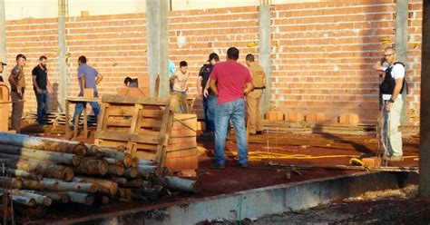 G1 Presos Cavam Buraco Em Cela E Fogem De Delegacia Superlotada No