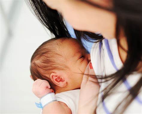 Breastfeeding Mum Squirts Milk On Woman Who Got Offended