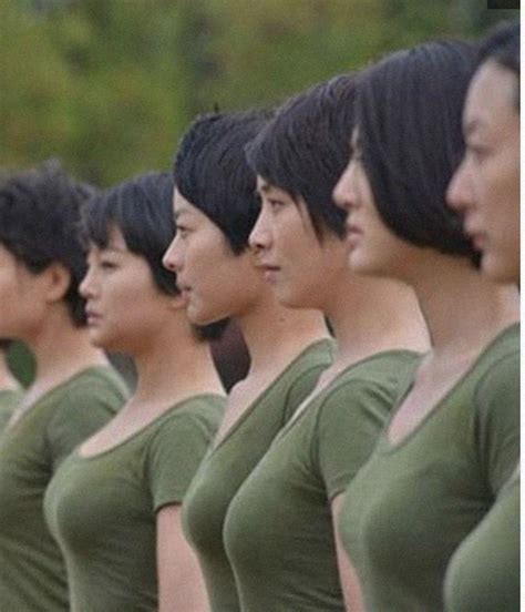 越南女兵近照曝光，網友；個個美貌如花！ 每日頭條