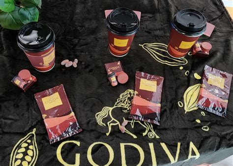 7 Eleven限定推出「godiva迦納熱巧克力」，再加贈造型磁鐵 威傳媒新聞 Winnews